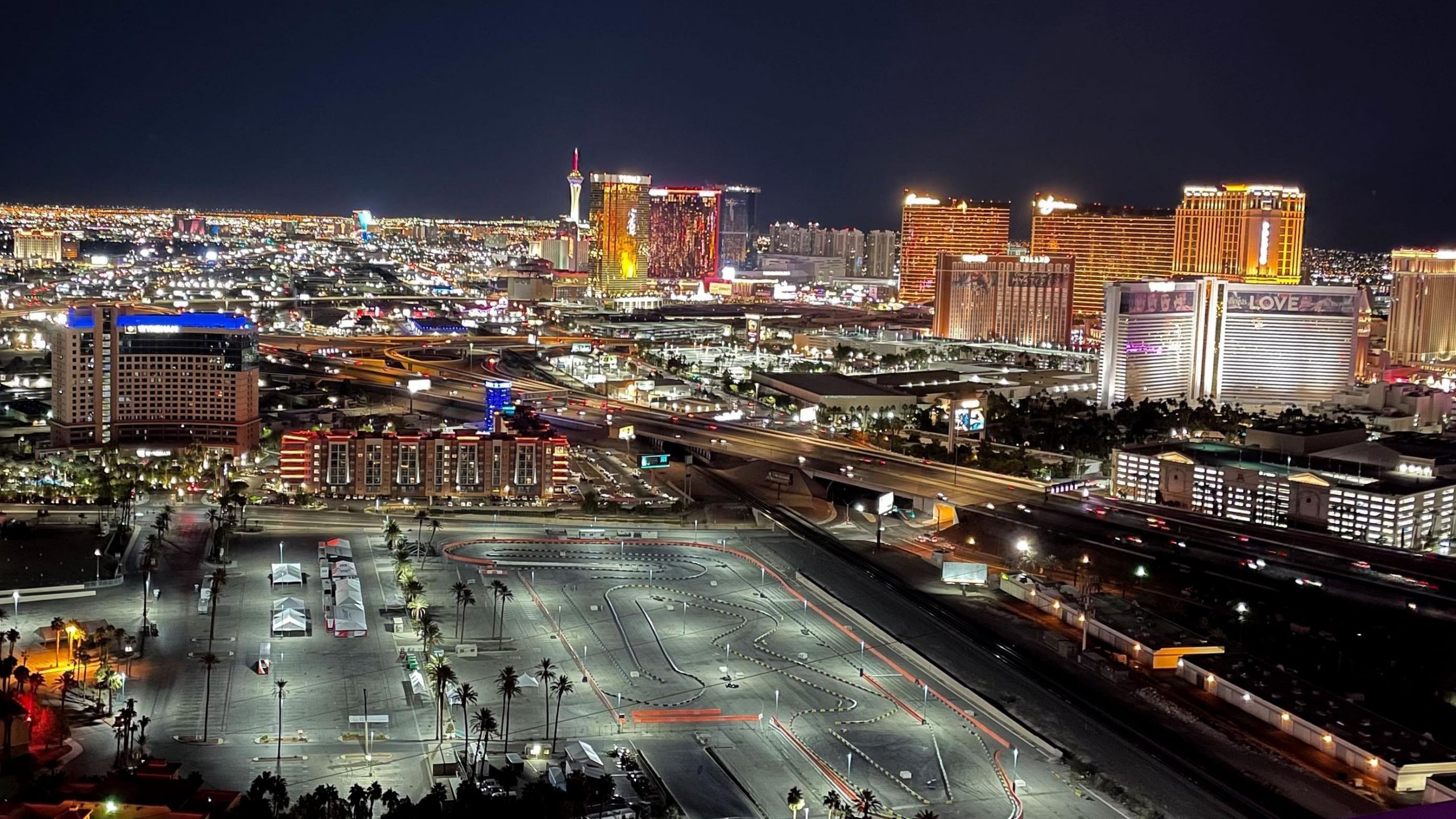 Los argentinos que corren SKUSA Supernats25 en Las Vegas - Curva 1 KART